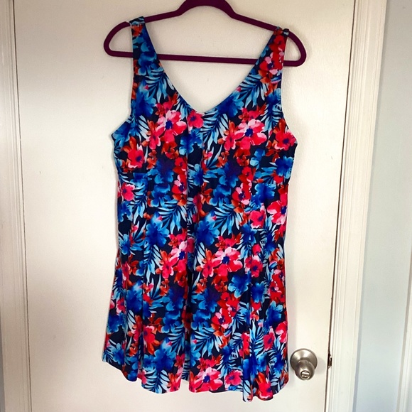 BloomChic | Swim | Nwt Bloomchic Plus 82 Tropical Blue Red Floral ...